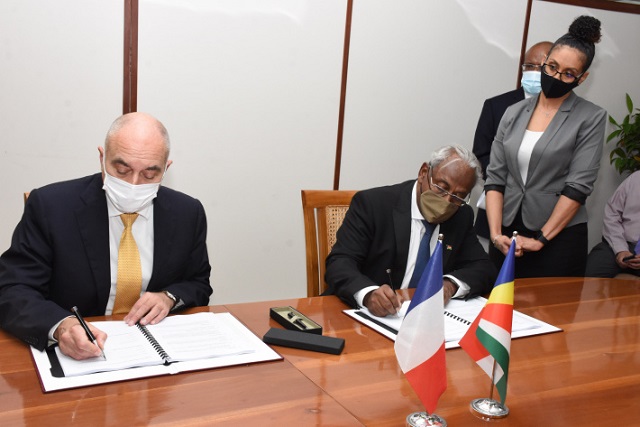 Seychelles’ New Biometric Passports – HONEST MEDIA